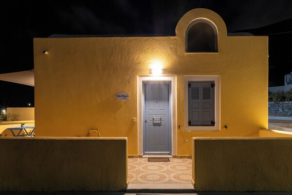 Villa Divina Private Traditional House - Santorini