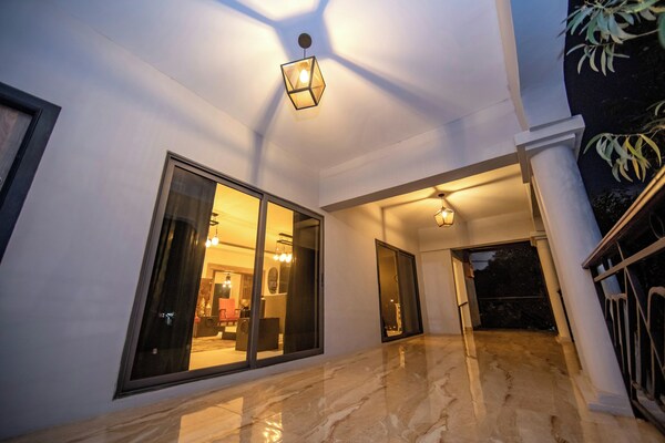 Family Friendly 5 Bedroom Home - Akra