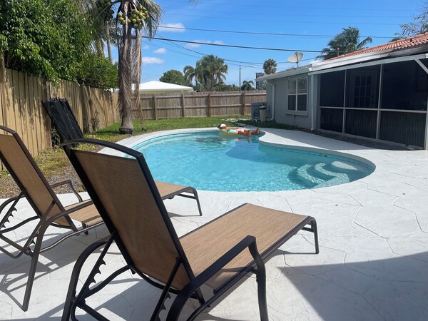 Oasis Pool Home Less Than 10 Minutes From Beach - Pompano Beach, FL