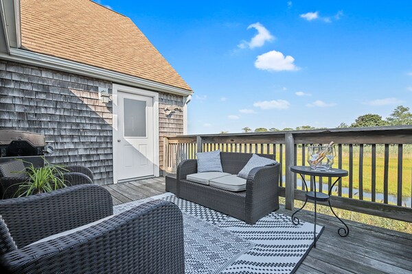Fully Renovated Apt W/water Views And Deck Near Beach& Marina - Pembroke, MA