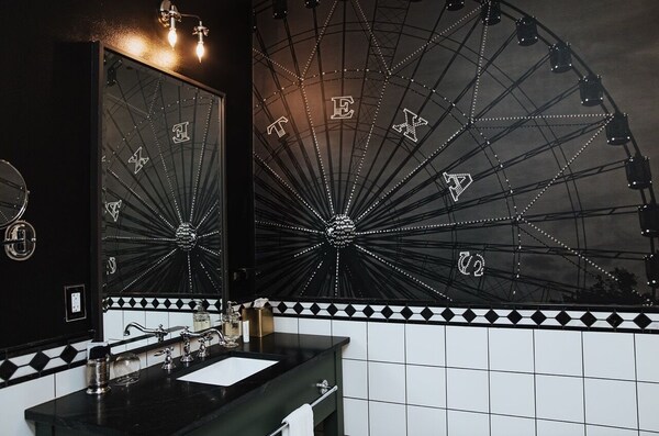 Stylish 5 Bedroom Boutique Bnb In Old East Dallas | Insta-worthy Rooms + Speakeasy Bar - ダラス