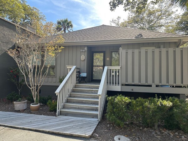 Dog Friendly Greenslake Cottage With Lagoon View And Community Pool! New Rental - Kiawah Island, SC