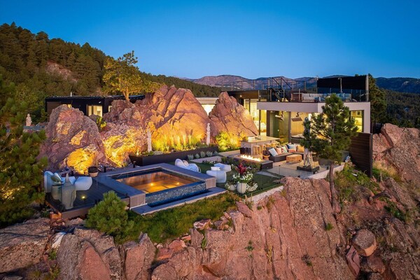 Boulder Flatirons Mansion - Boulder, CO