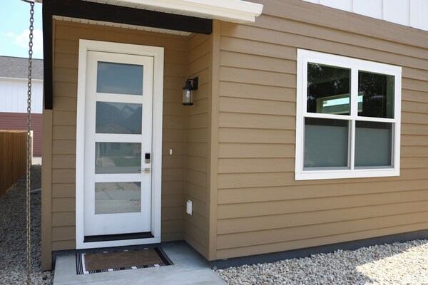 3 Bed/2 Bath Home With Stunning Mountain Views, 1 Mile From Downtown. - Hamilton, MT