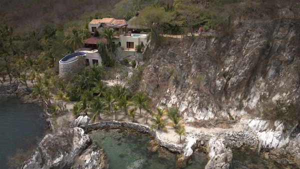 Beautiful Beachfront Villa With Private Beach. Chef, Waiter And Bartender. - Ixtapa Zihuatanejo