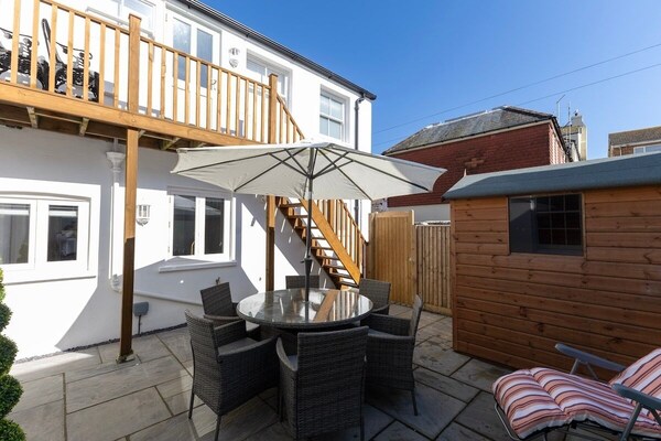 Luxury  Ground Floor Georgian Apartment With Garden, By The Sea, 6 Guests. - Selsey