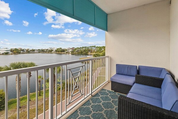 Carillon Beach Resort~ 5 Min From 30a~lakeside~walk To Beach~pools~hot Tubs - Rosemary Beach, FL