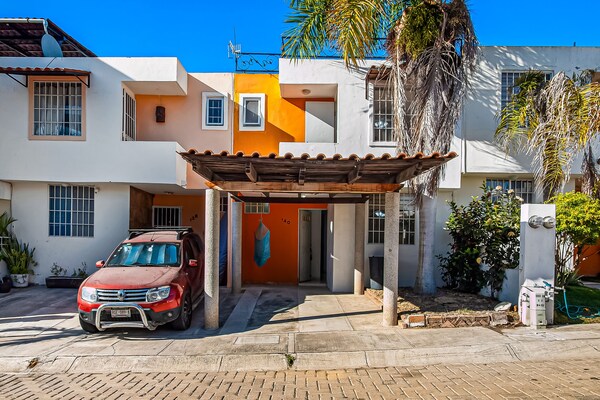 Relaxing Tropical Home With Pool, Modern Kitchen, Wifi & Beach Nearby - Bucerias