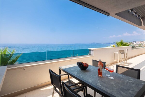 Paoma Luxury Beach Suite With Jacuzzi - Podstrana