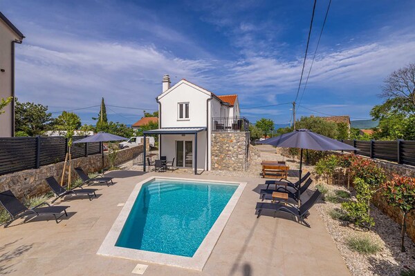Holiday House Antica With Heated Pool - Punat