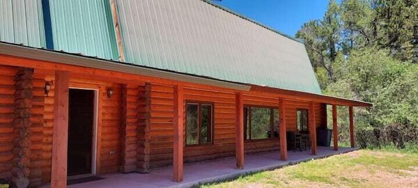 Lodge Room Queen (Room #1) - Wyoming