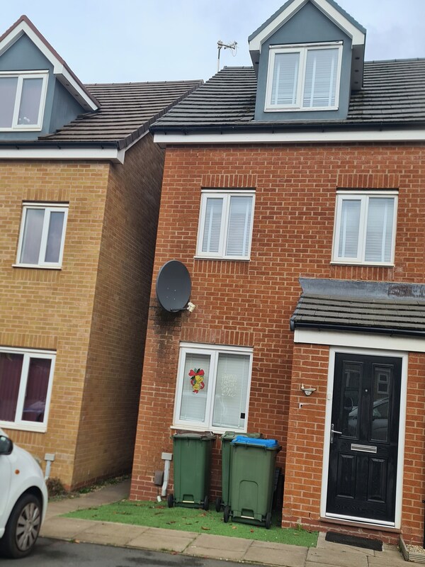 Very Cosy 3 Bedroom House Close To City - Coventry
