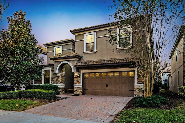 Ultimate Themed Oasis: Pool/spa, Game Room, Resort Access - Davenport, FL
