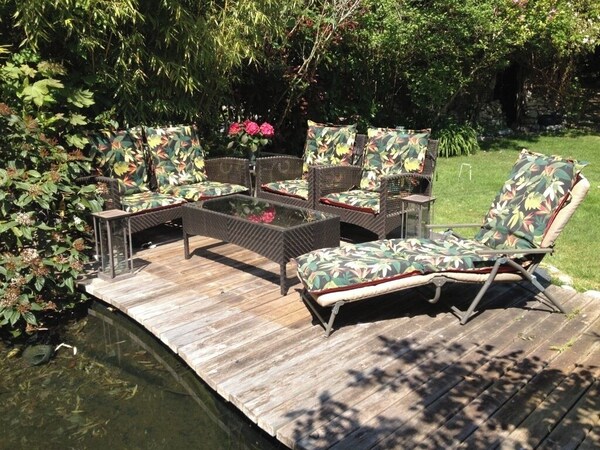 Roberts Creek: Charming 3-bedroom/2 Bath Post 'N Beam Steps To Henderson Beach - Gibsons