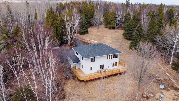 Sweeping Lake Views-5 Min Drive To Gooseberry-10 Min To Two Harbors-3 Bedrooms - Split Rock Lighthouse State Park, Two Harbors