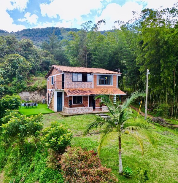 Cabin In Guatape With Jacuzzi And Dam. - Guatapé