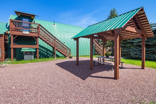 Wolf Den Cabin! 6 Miles To Glacier! - West Glacier, MT