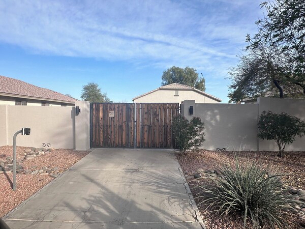Cozy Guest House Apartment W/ Shared Backyard Oasis, Spa & Pool - Avondale, AZ