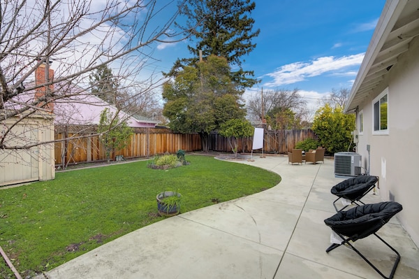 Cozystay W/outdoor Movie Near Applepark/nvidia/westfield Valley Fair - Saratoga, CA