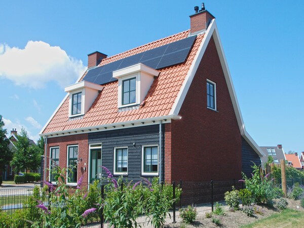 High-quality Detached Villa With A Sauna - Zeeland
