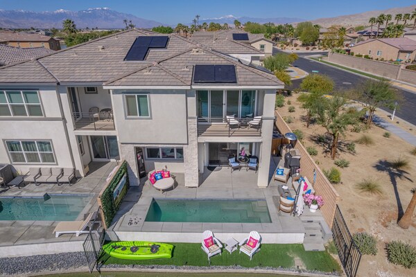 New: Luxury Lakeview Retreat W/ Pool, Firepit & Games - Coachella, CA