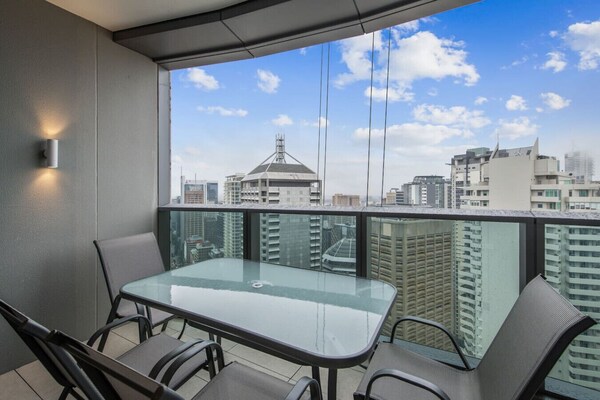 Limited Offer! Skyline & Riverside Living In Cbd - Brisbane