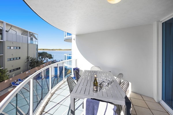 3 Bedroom Apartment With Lift Access - Caloundra