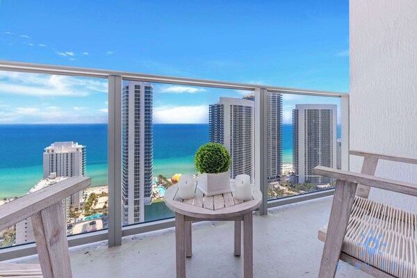 2br - Bay View -Apt W/ Amenities - Hollywood, FL