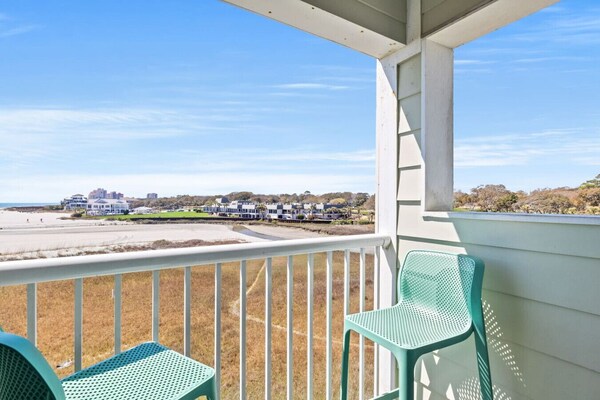 Oceanfront Resort - 2 Bedroom - Pools -Hot Tubs - Kitchen - Myrtle Beach