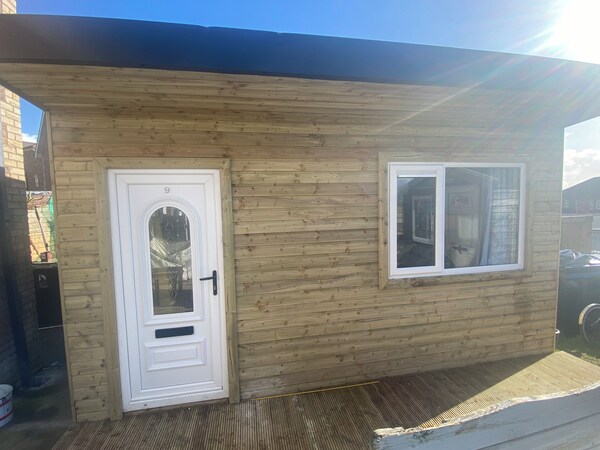 Cosy Irish Cabin Studio In Fabulous Derry With Wifi & Private Bathroom - Derry