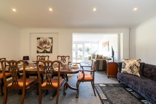 51 The Plantation, Aldeburgh - Sleeps 6 Guests  In 3 Bedrooms - Aldeburgh