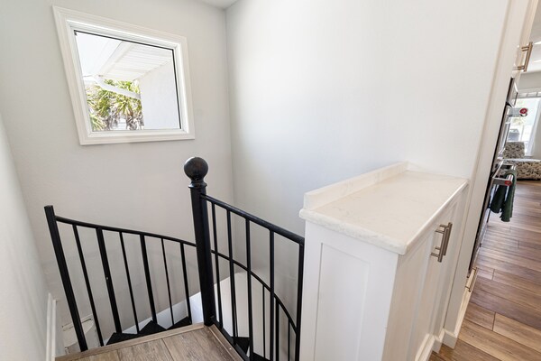 Spacious & Sunny Beach Home With Impeccable Gulf Views! - Pensacola Beach, FL