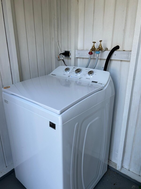 2-bedroom House In Peaceful Lower Carlton W/ Ac, Wifi. Within Steps Of The Beach - Barbados