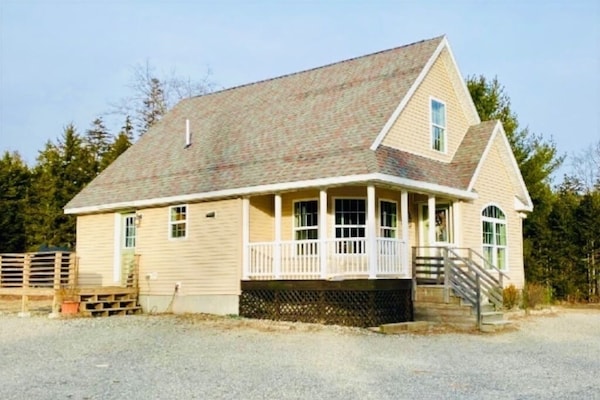 Quiet 3-bedroom House In Southwest Harbor, Perfect For Families With Pets! - Bar Harbor, ME