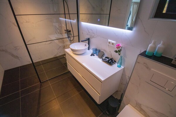 Beautiful B&b In The Heart Of The Veluwe. Luxury And Comfort In The Crown Estates. - Vaassen