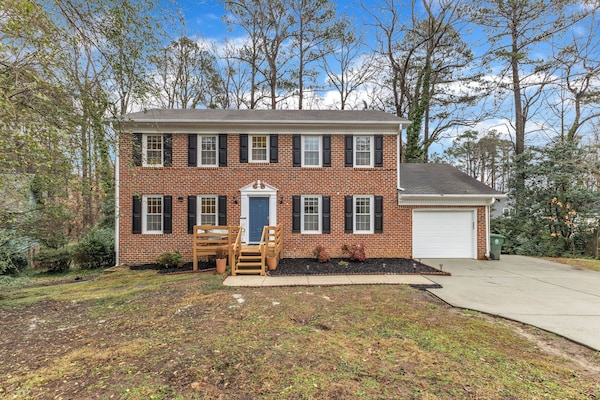 Sleeps 9! Close To Lovely Downtown Cary/raleigh/rdu. Pets Welcome! - Cary, NC