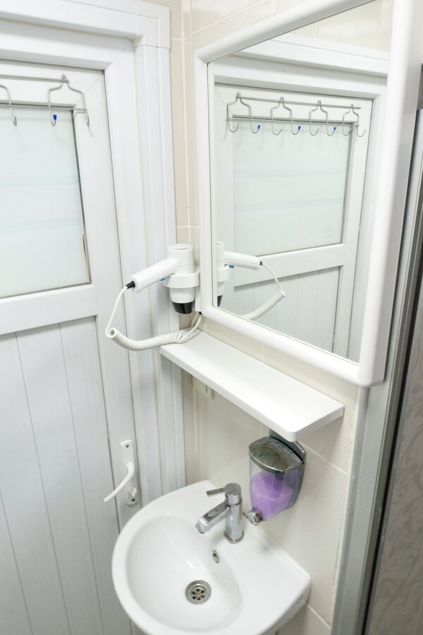 Chic Hotel In Fabulous Istanbul With Wifi, Ac - Gaziosmanpaşa