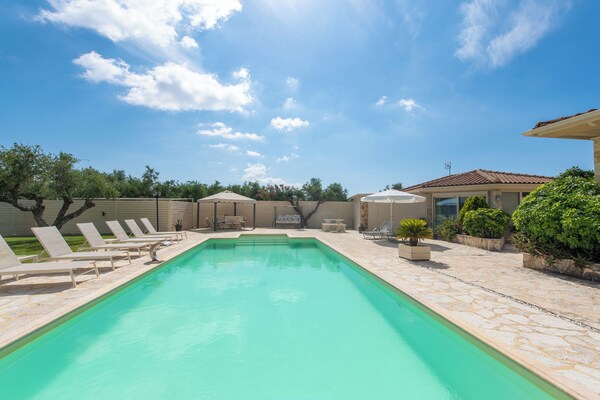 Charming 4-bedroom Villa With Wifi, Ac In Lagana - Zakynthos