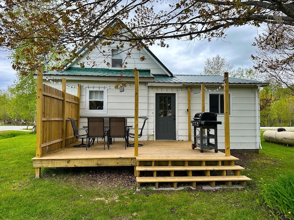 Charming 3-bedroom House In Trout Lake Close To Trails & Lakes. - Trout Lake Township, MI