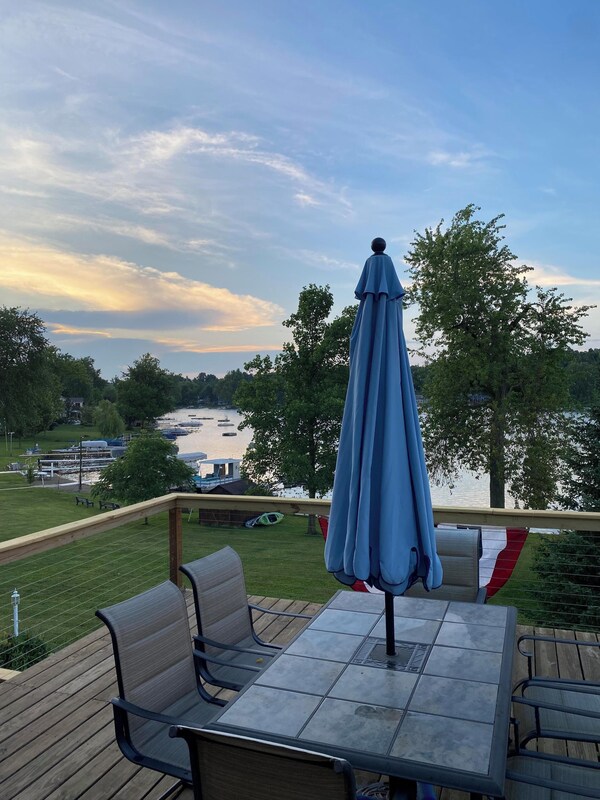 Spacious 4-bedroom 3-bathroom Lake House On Shriner Lake In Columbia City. - Chain O’ Lakes State Park, Albion