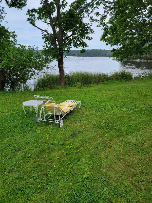 Views! Lake Front 3-bedroom House With Wifi In Charming Bath - Harpswell, ME
