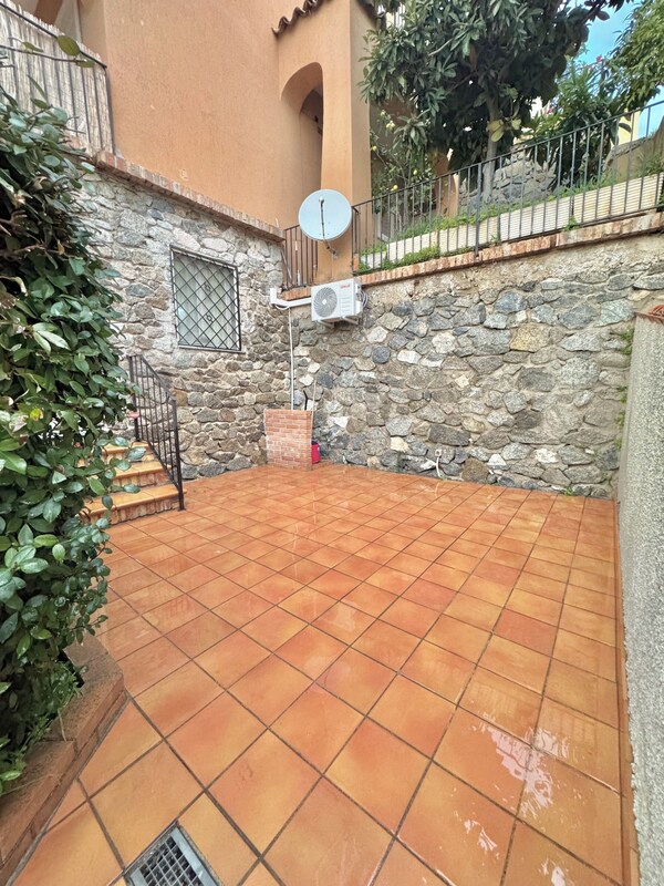 Thalè Casa Vacanze Appartamento Piano Terra Patio Esterno E Parcheggio. 7 Ospiti - Montepaone