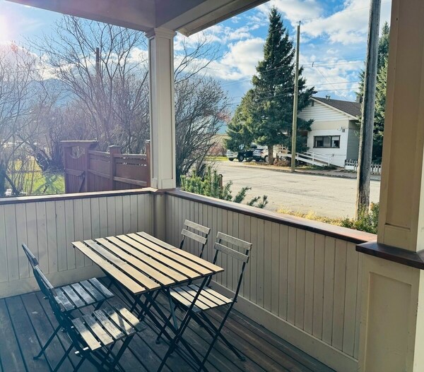Charming Chateau | Balcony Views - Fernie