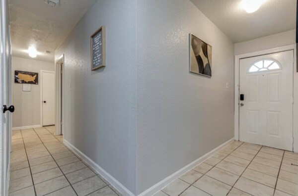 4-bedroom-20 Minutes From Airport & Riverwalk Space For Everyone Bring Them All! - Universal City, TX