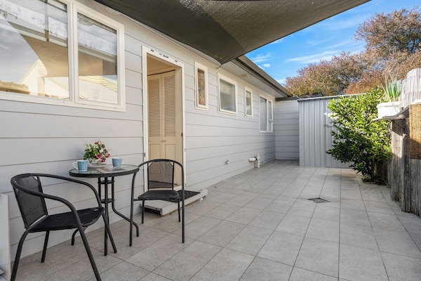 Redwoodtown Rest - Blenheim Holiday Home - Blenheim