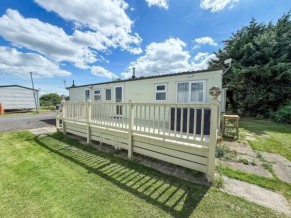 Superb 8 Berth Caravan At Southview Holiday Park Ref 33164ml - Skegness