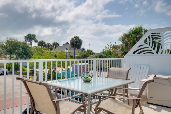 Walk To Cocoa Beach: Condo W/ Patio! - ココアビーチ, FL