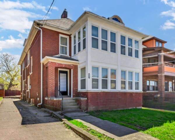 2700ft2, 6 Bdrm, 2 Kitchens, Mins To Falls, Ac, Wifi, Sleep 16 - Niagara Falls