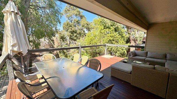 Dunsborough Delight  Spacious Beachside Retreat In Old Dunsborough - Busselton