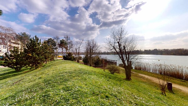 Charming 3-bedroom Apartment In Delightful Créteil With Wifi - Créteil